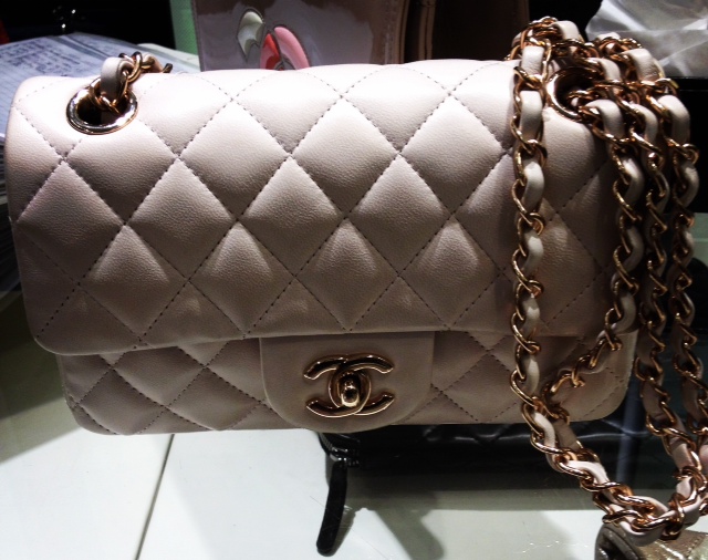 fashion parade girl: chanel trunk show