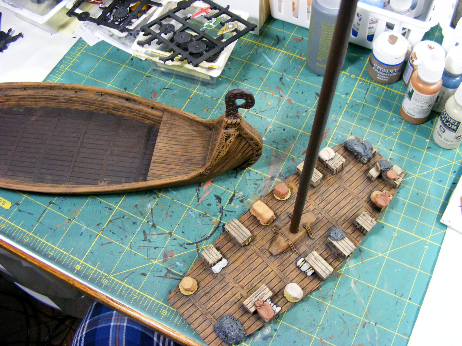 Evil Bob's Miniature Painting: A Viking Ship and Some Normans