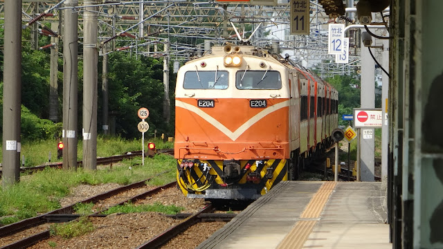 Blair's 鐵道攝影: E204電力機車 / TRA E204 Electric locomotive