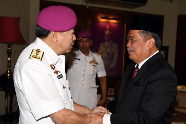 Mat Sabu Berbuka Puasa Atas Kapal Tentera Tetapi Makanan Yang Di Bawa ...