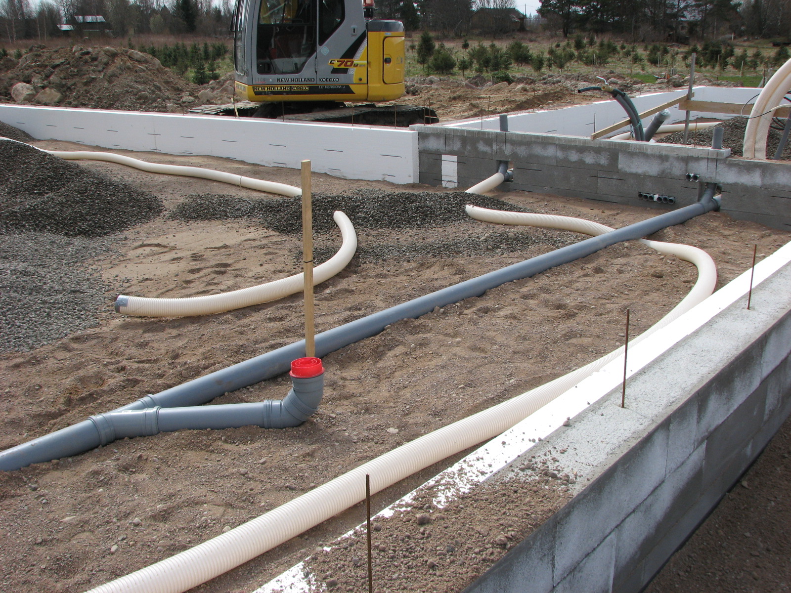 Talo Heinävaara: Routaeritys, patolevy, sadevesiputket