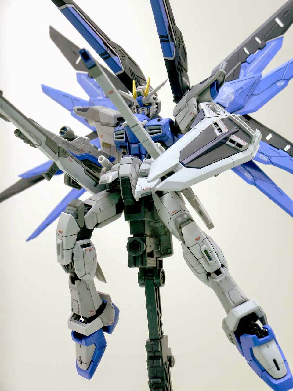Painted Build: RG 1/144 ZGMF-X10A Freedom Gundam