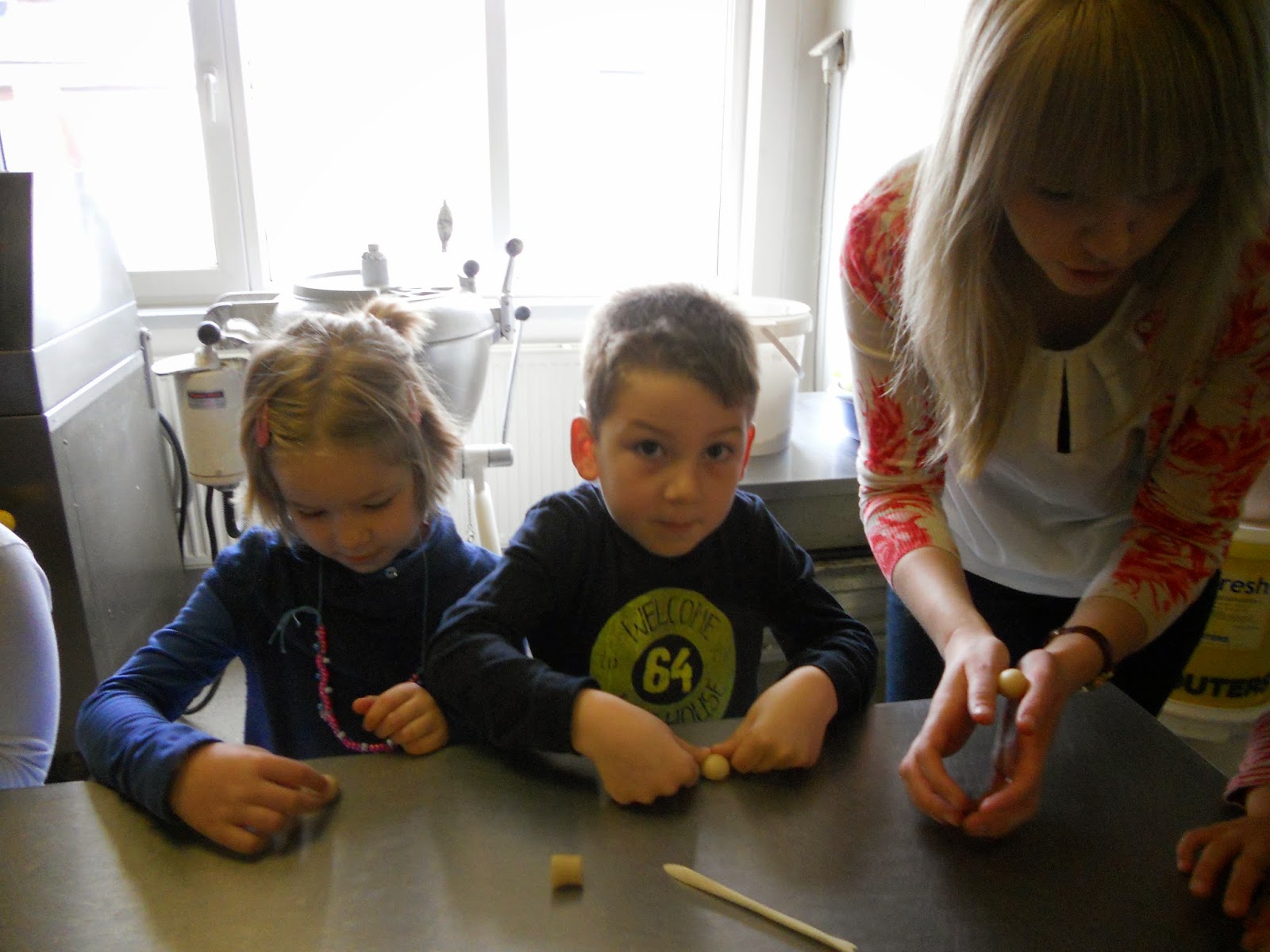 Tweede en derde kleuterklas van GVB Den Hulst (Testelt): "De bakker"
