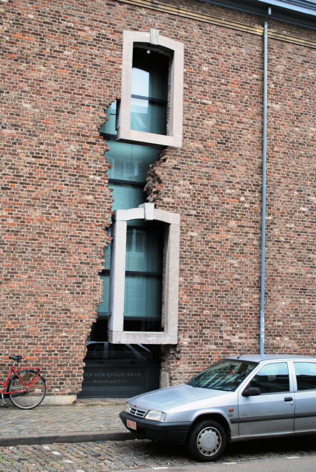 Camera Digitalis: Weird Windows