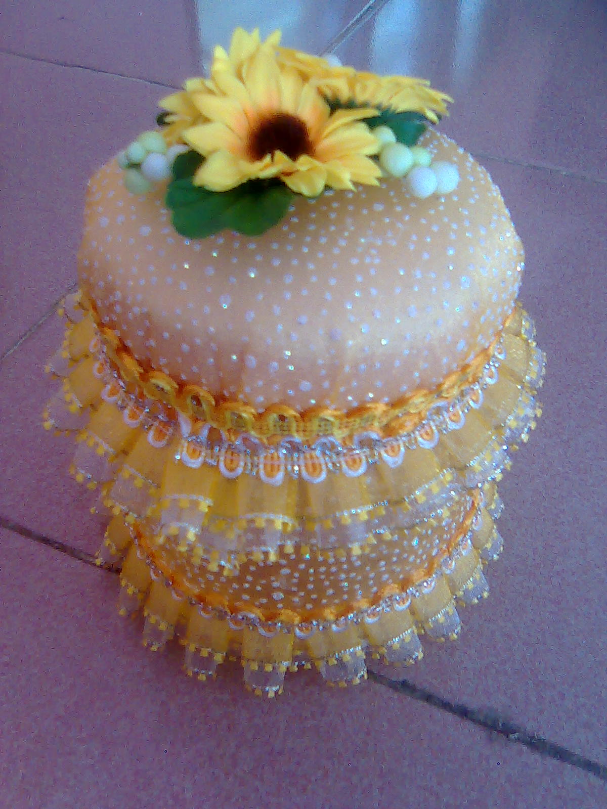 RUMAH KECILKU: Bekas Kuih Tema Kuning