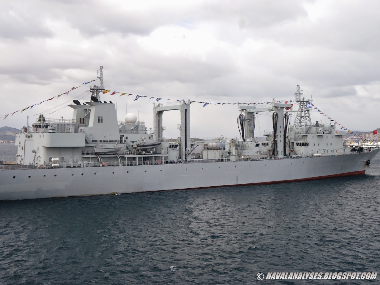 Naval Analyses: PHOTO GALLERY #4: Chaohu, replenishment ship of the ...