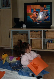 Homeschool and Light Tables: The Amazing Eebee