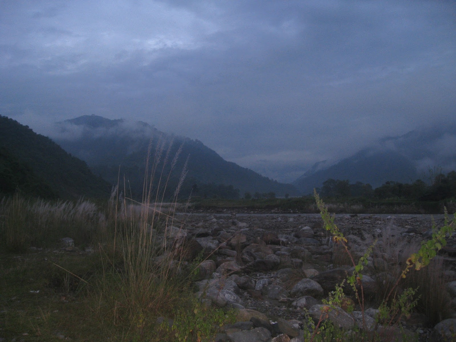 Siliguri Whereabouts: ESCAPE TO THE NEARBY STREAM OF PANIGHATA