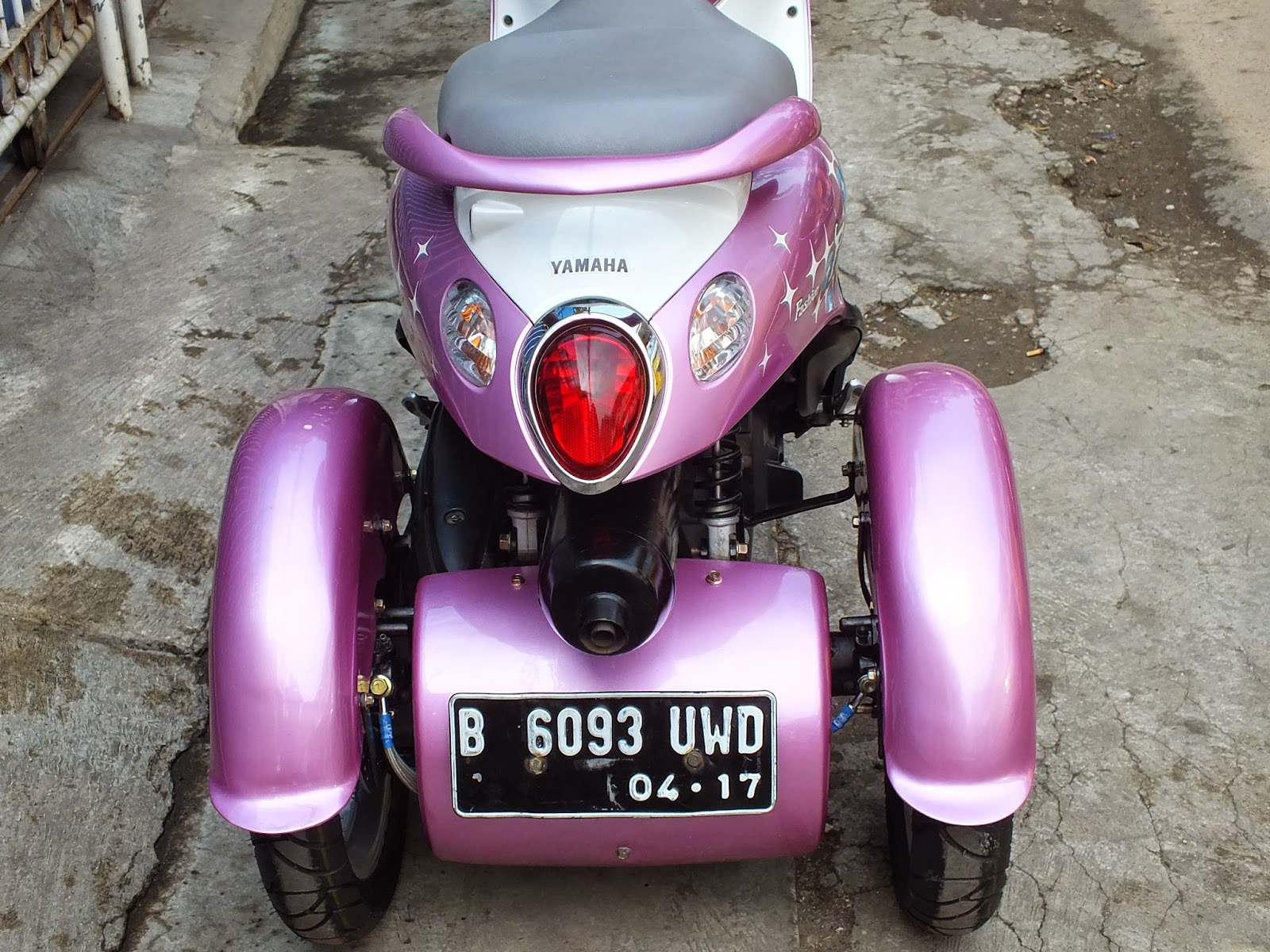 Oracle Modification Concept: Yamaha MIO FINO Roda 3 Konsep MINIMALIST ...