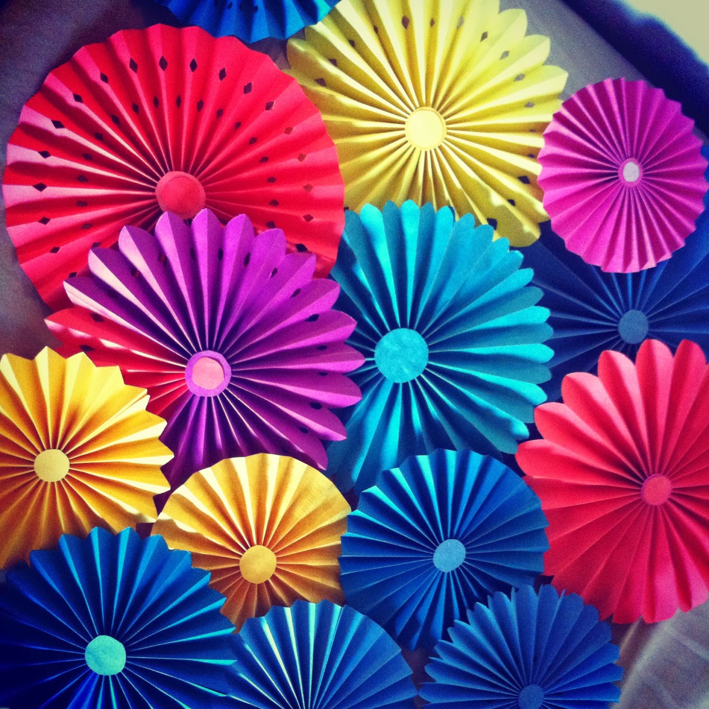 UNO MAS UNO Nina's Style: DECO~paper flowers~