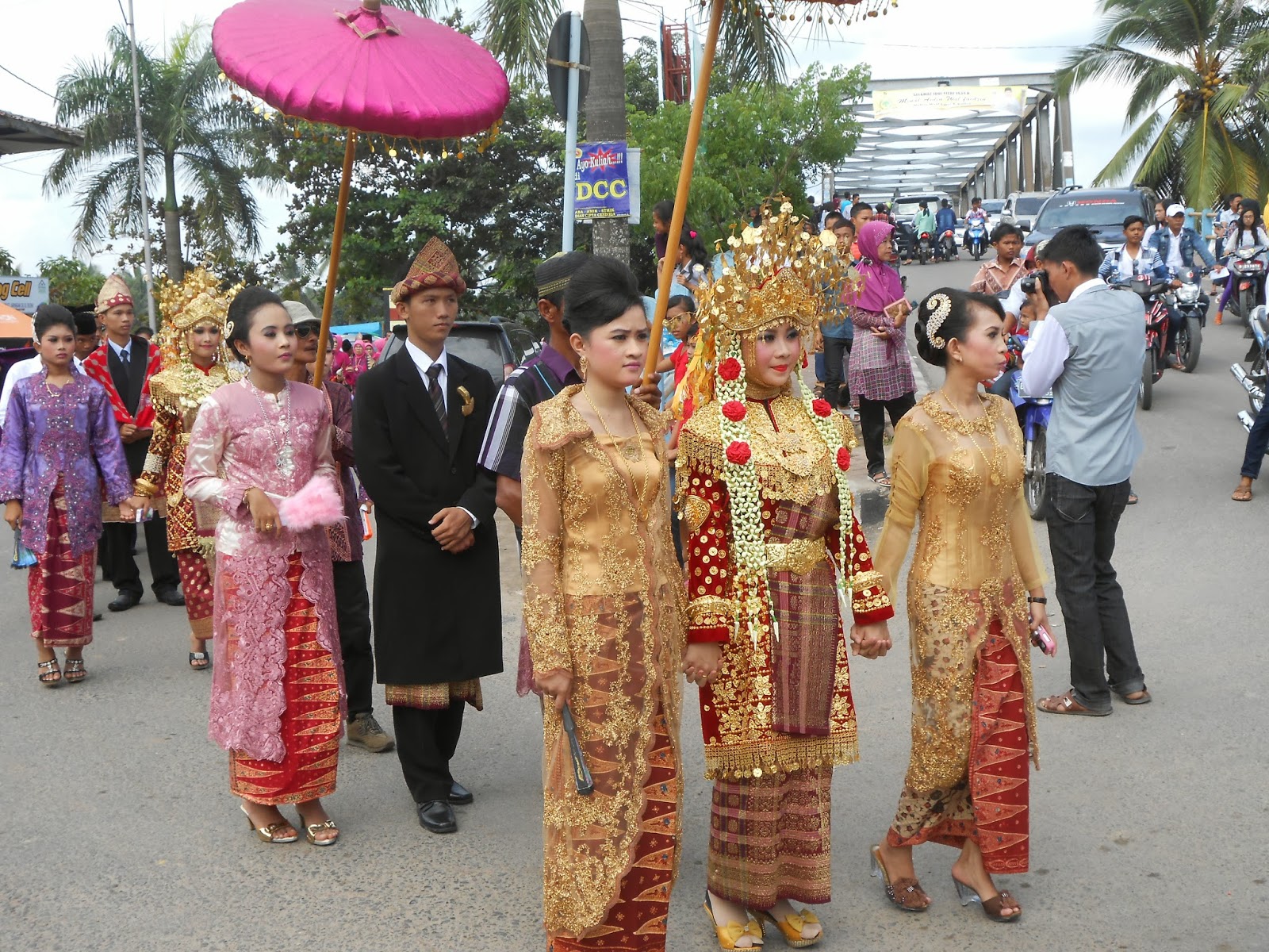 Patimah Rusli: Adat Istiadat Kayuagung (midang)