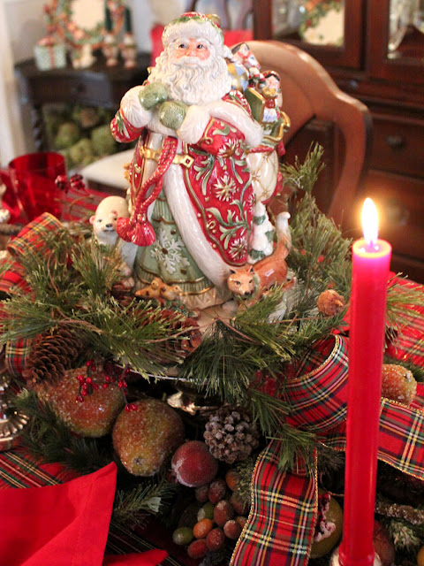 JBigg: Life in Kentucky: Christmas Table with Tartan and Santa