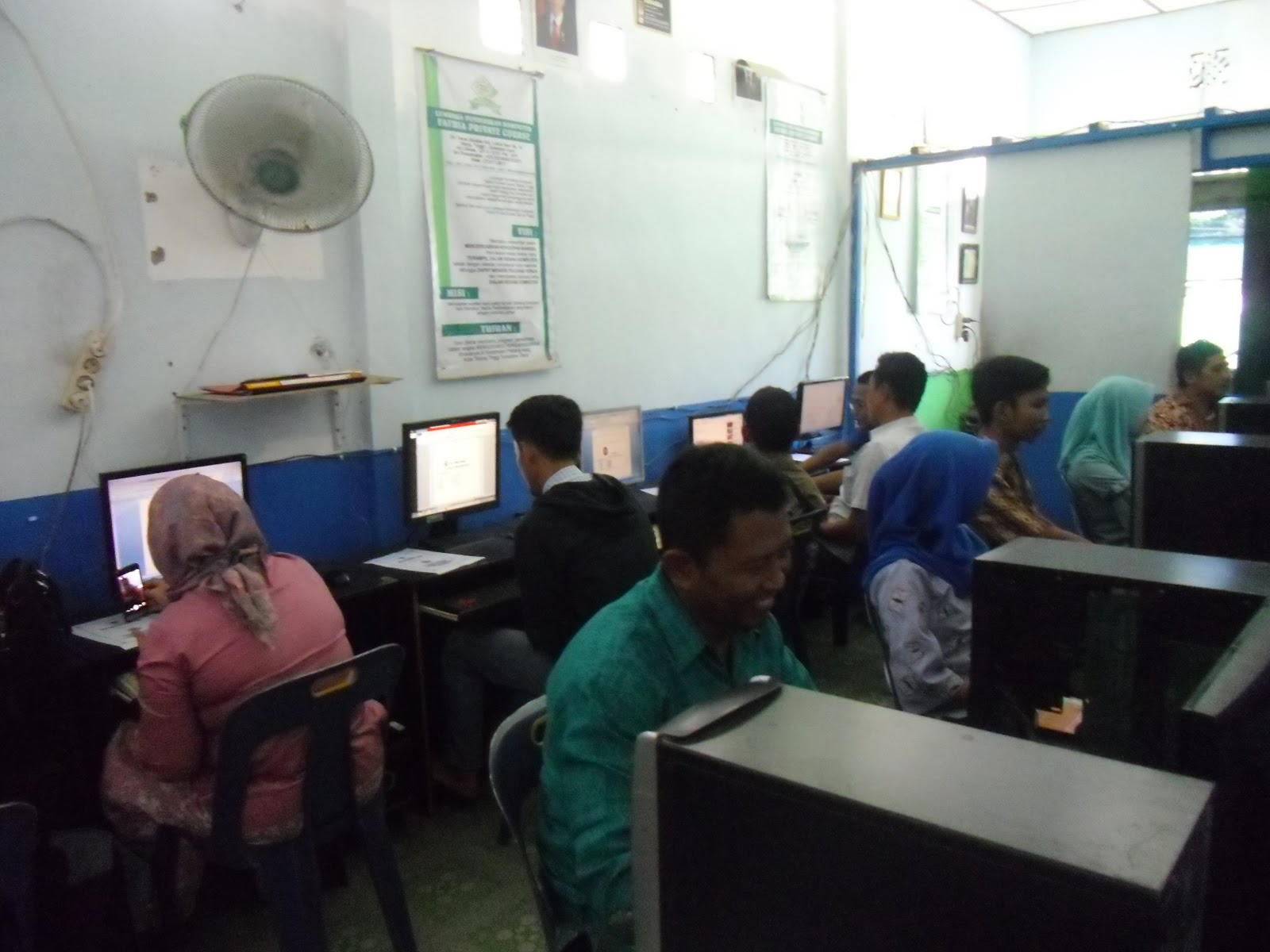 Lembaga Kursus Komputer Fathia: Pelatihan Komputer Kelurahan Naga Kesiangan