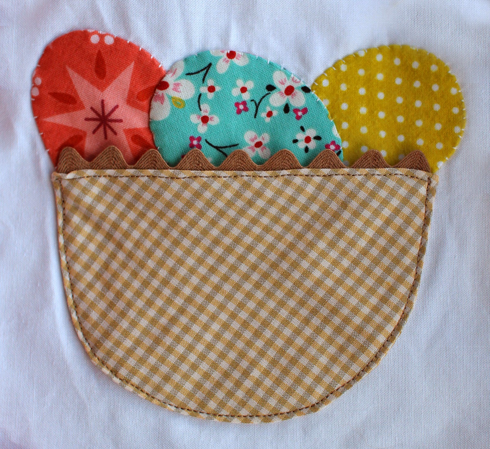 PatchworkPottery: Easter Apron