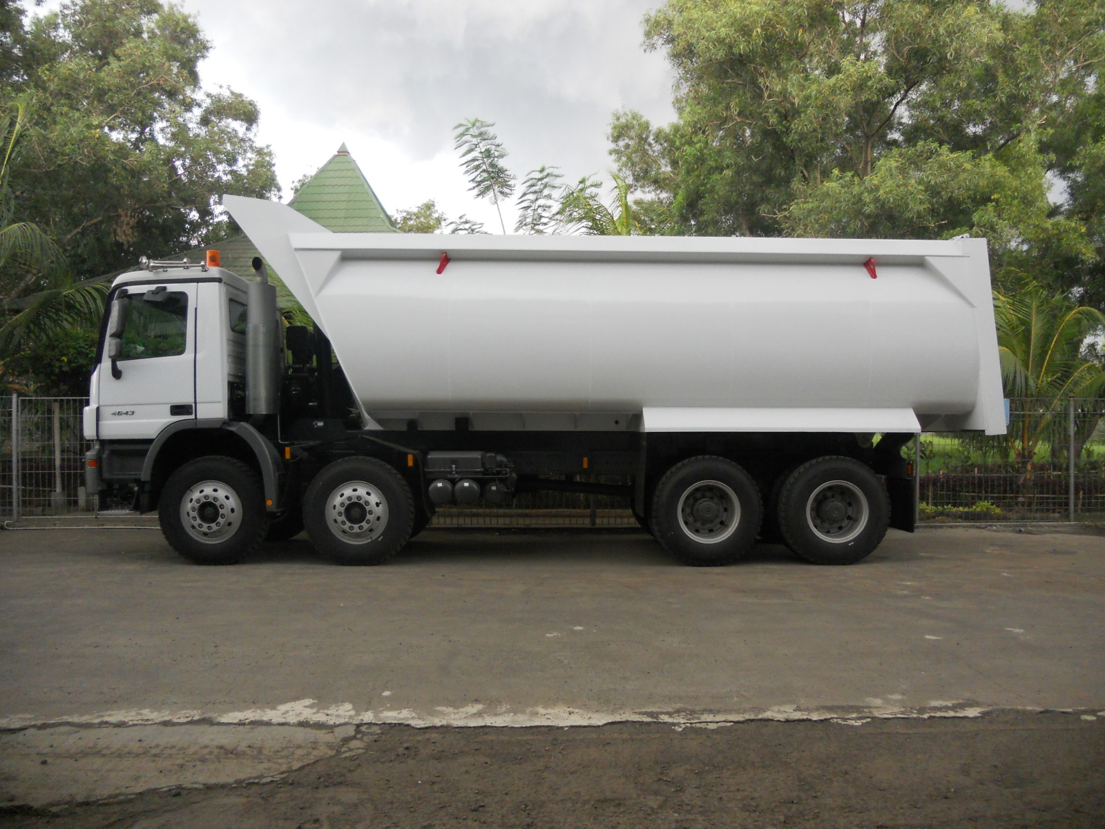 PENGOPERASIAN DUMP | TRAINING DASAR MERCEDES BENZ - ACTROS