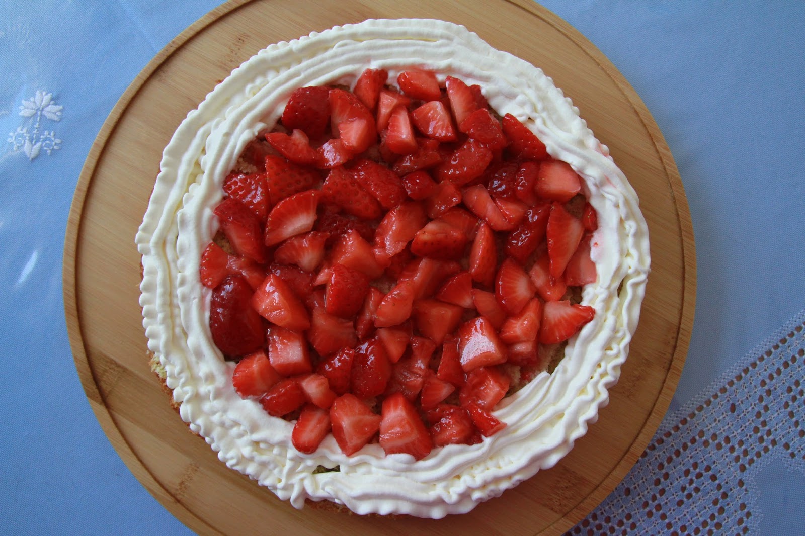 Amapola, el mundo en un plato: Tarta de fresas con nata