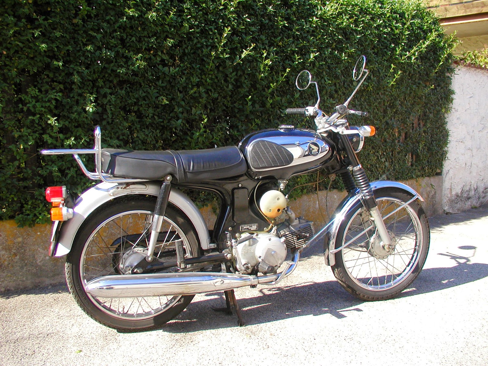 Gambar Motor Antik Honda C70