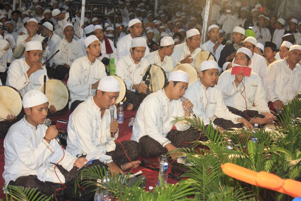 Blog SHOLAWAT dan REBANA: Ahbabul Musthofa Kudus Live Show 02