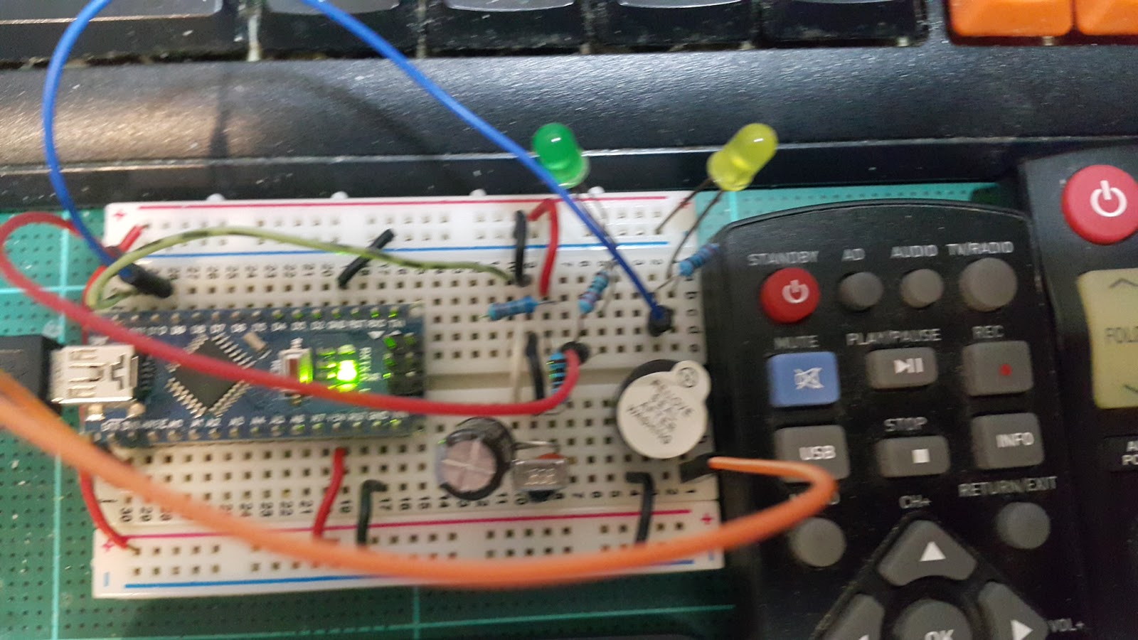 JoeGTEC's path: VS1838 IR receiver + Standard IR remote (Hardware and ...