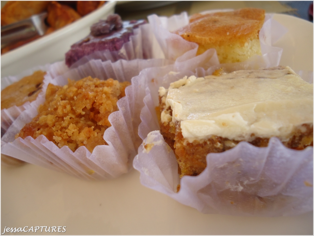 the traveller & her thoughts: KUTING REEF beach resort