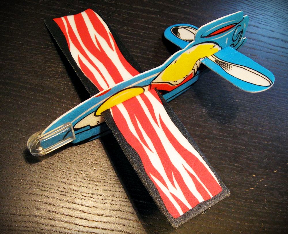 Lair of the Dork Horde: Vintage Topps Flying Things!