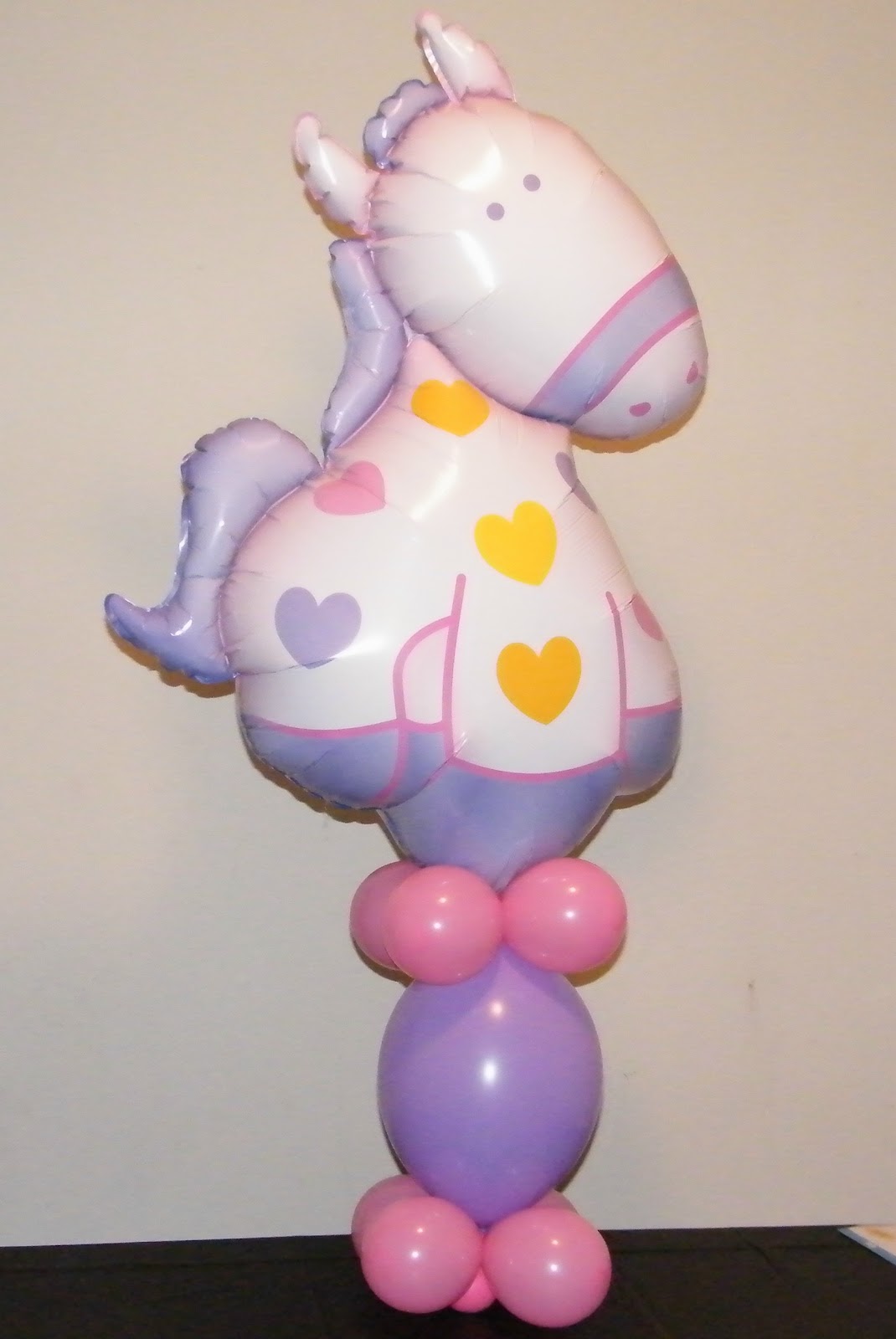 Make Your Own Balloon Decorations: How To Make an Easy Table Centerpiece