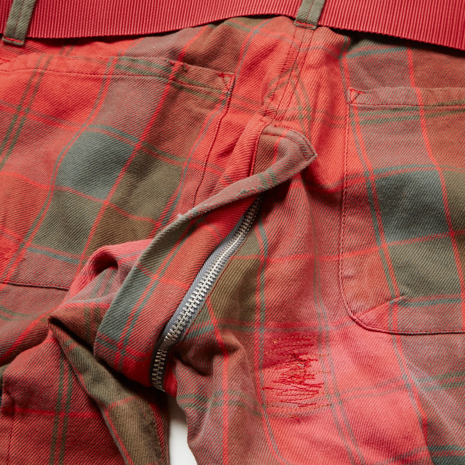 PEEL&LIFT: damaged bondage trousers