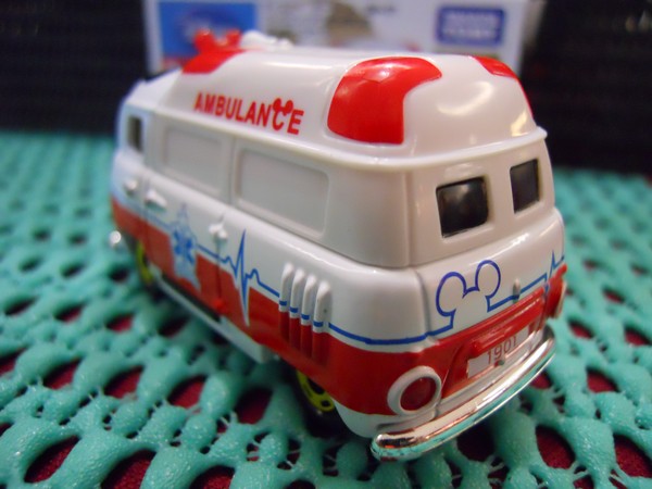 Dexters Diecasts (DexDC): Tomica Disney DM31 ~ Mickey Mouse Ambulance