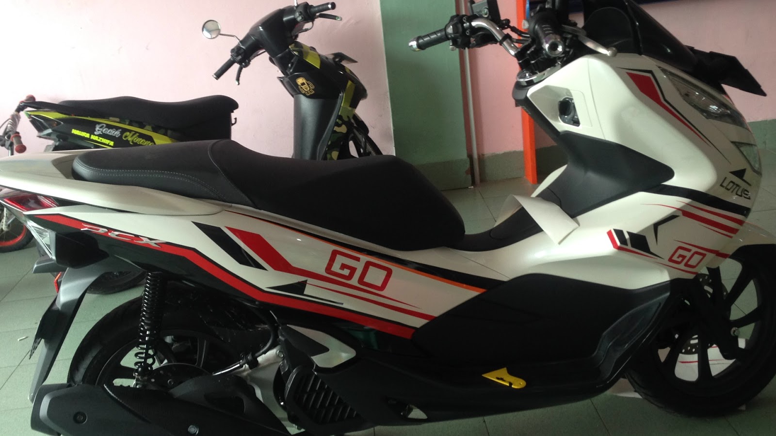 Desain dan Print Decal Segala Jenis Motor - Conical