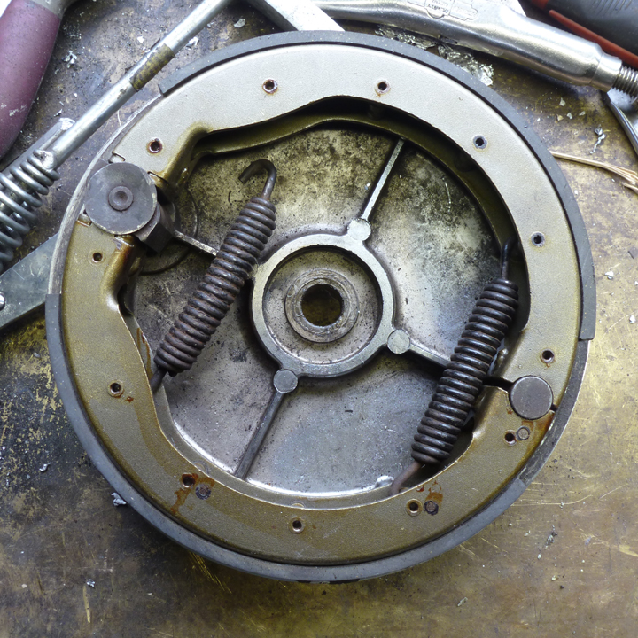 One Small Cat: 1975 Harley Sportster rear brake shoes