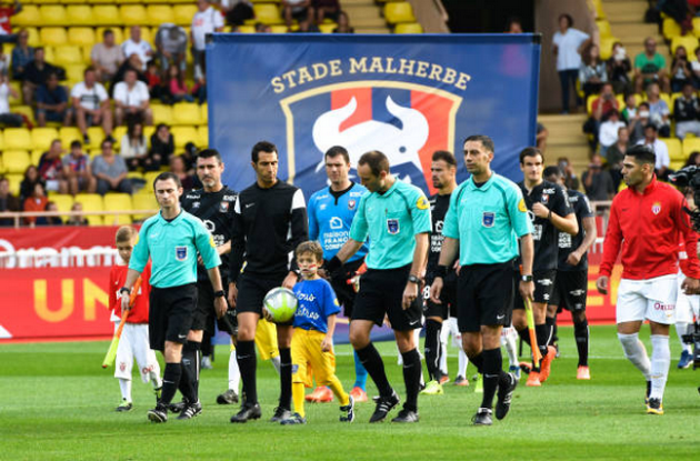 FFF - LIGUE 1 - Thomas LEONARD : Arbitre Fédéral 1 à 36 ans, il vit un ...