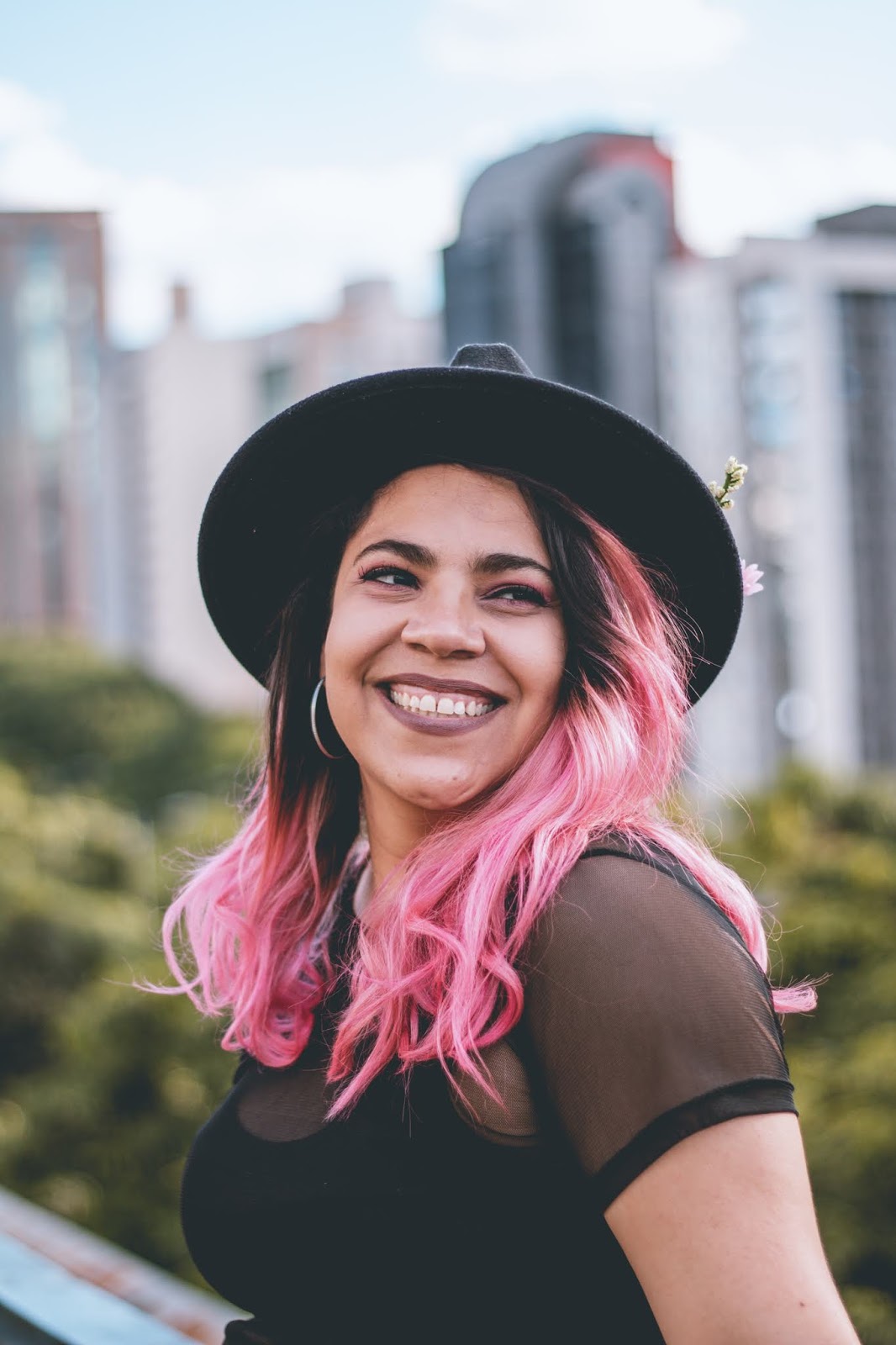 Holofote Virtual - Jornalismo Cultural: Lívia Mendes lança novo álbum ...