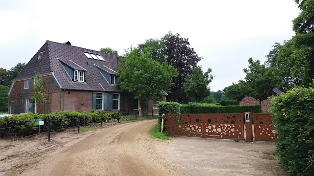 Annemieke Wandelt: 4 juni 2018 - klompenpad KopermolenPad