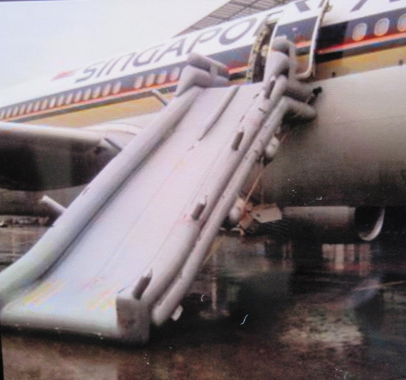 Singapore Airlines (SIA) stories of stewardesses, stewards of more than ...