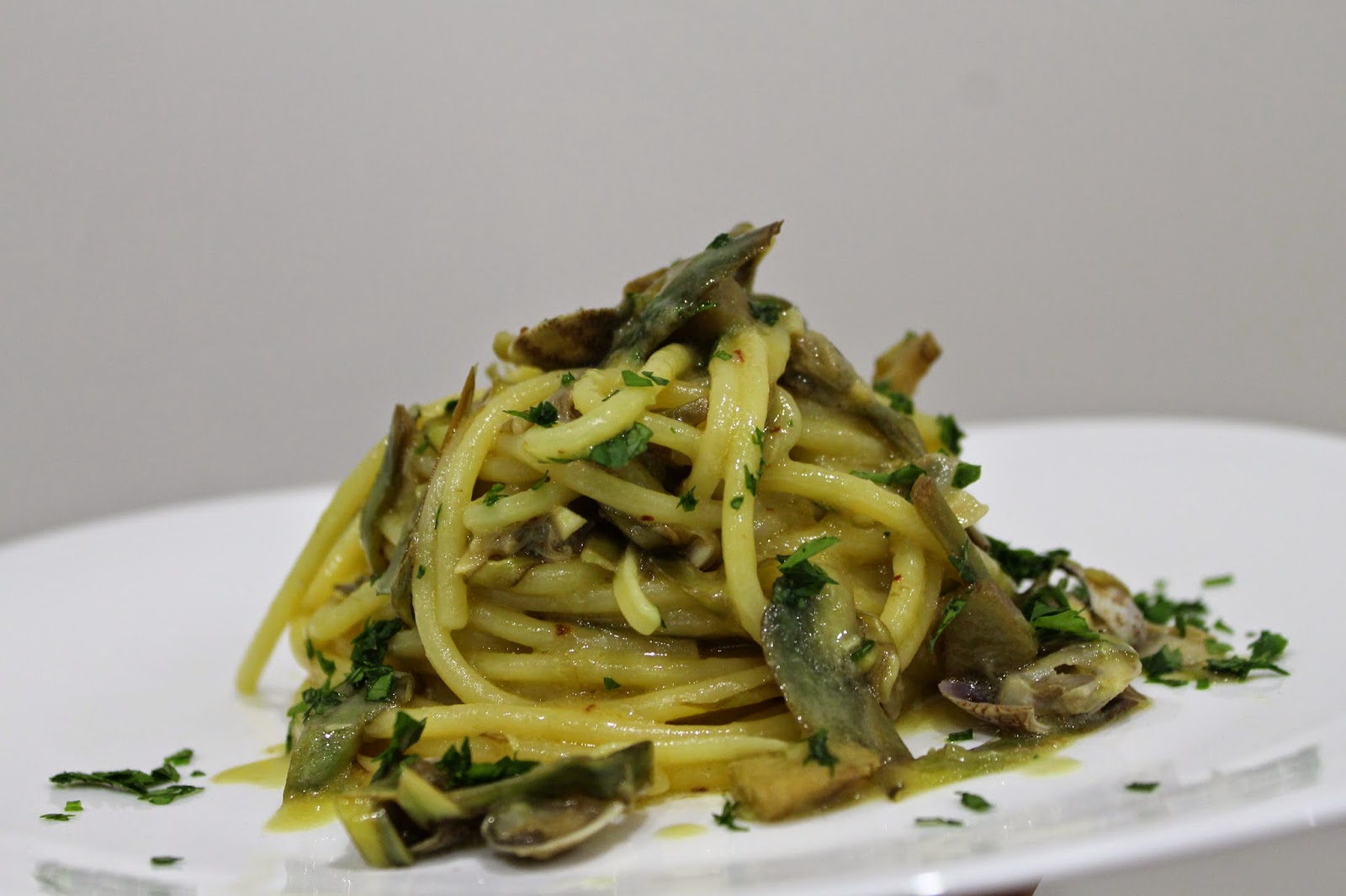 Chiedi alle Pentole: Spaghettoni carciofi e vongole