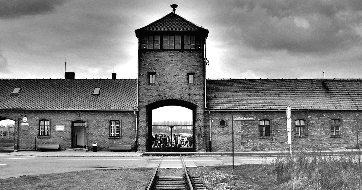 igienistamentale: Auschwitz a proposito di camere a gas e forni crematori