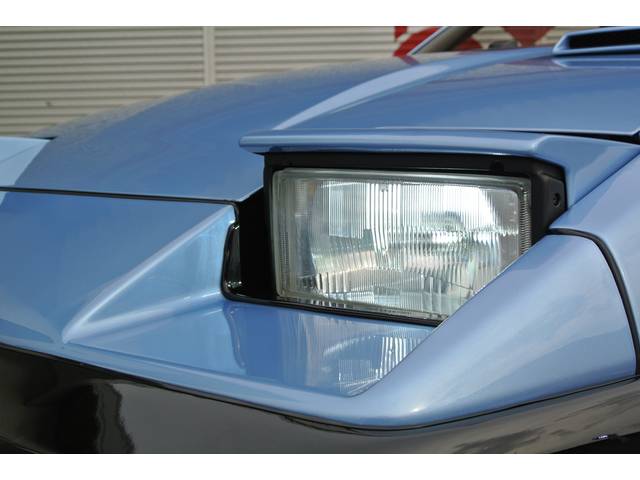 80sHERO: The light blue Z31...