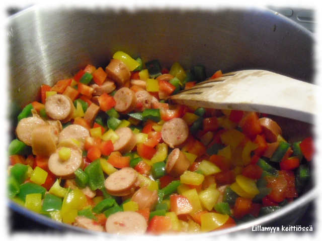 Lillamyyn keittiössä: Peperonata- keitto