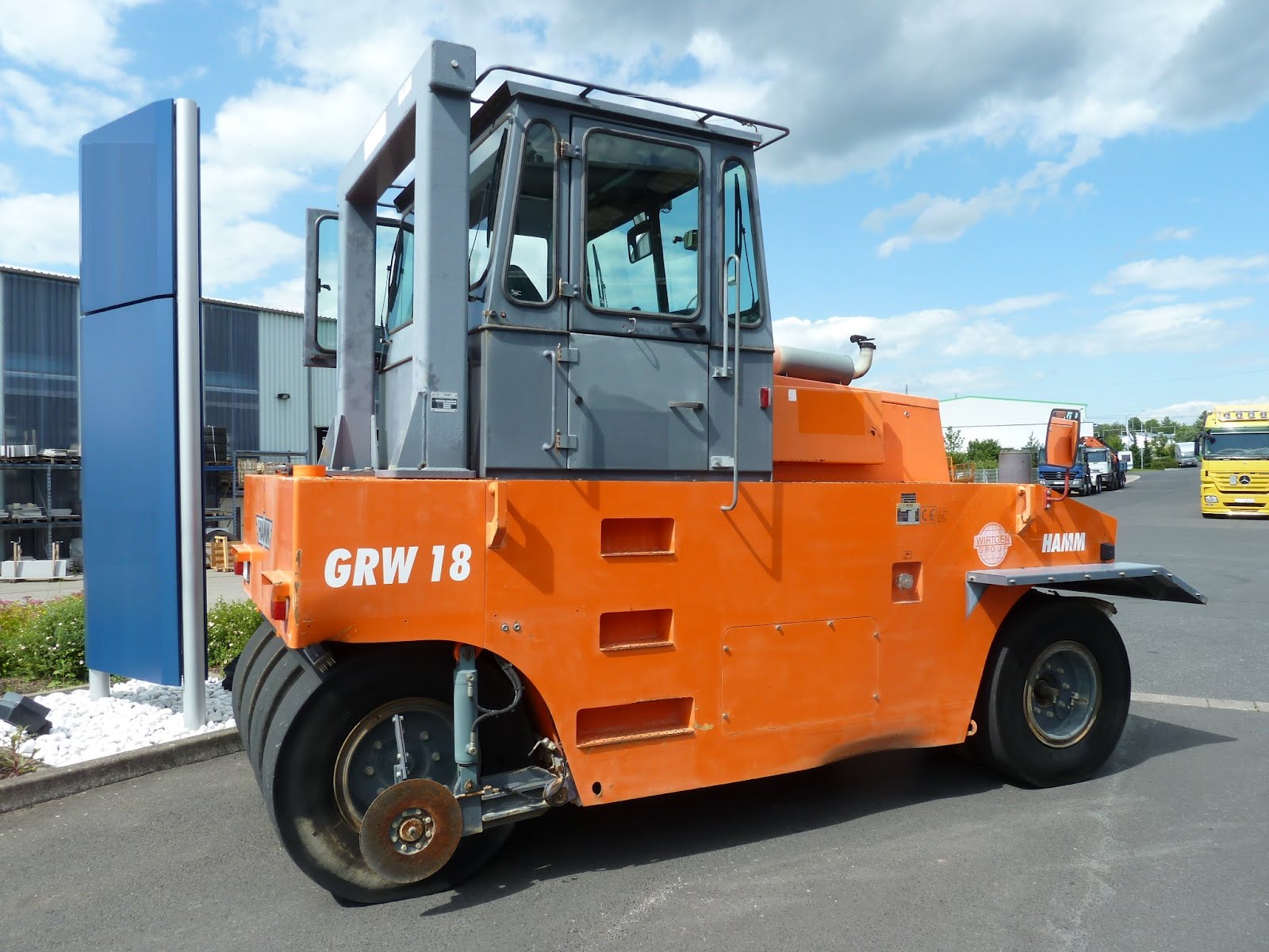 Cilindru compactor pe pneuri Hamm GRW18 Second-Hand 41600 Euro