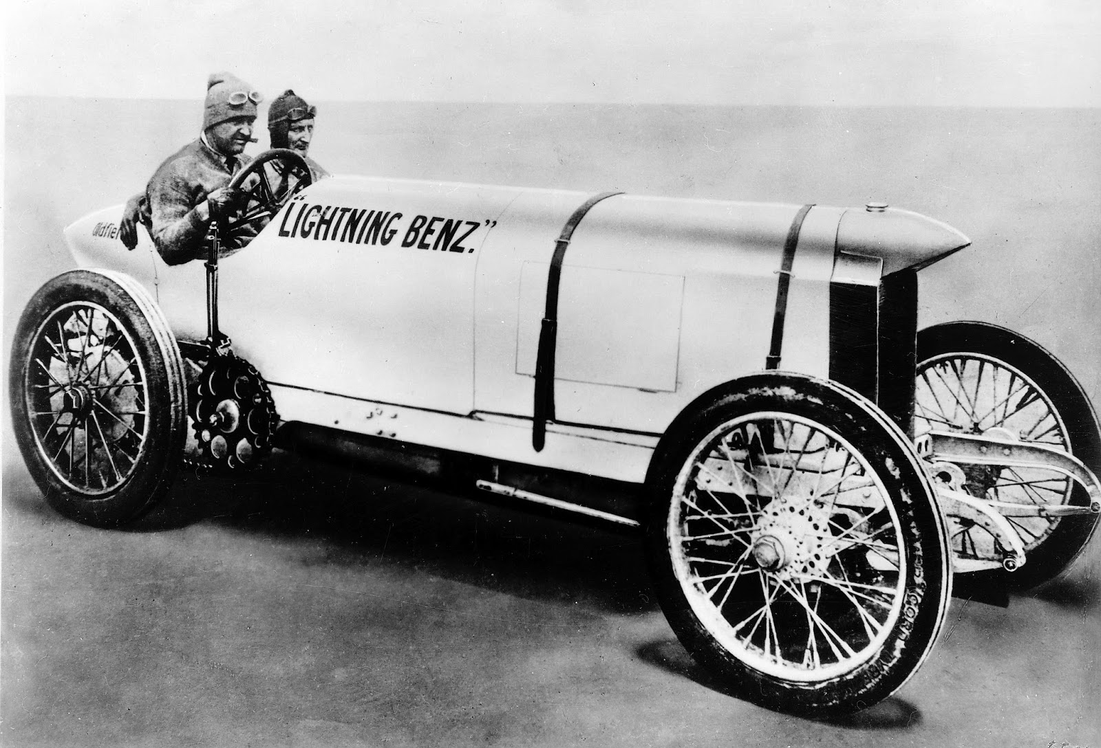 Legendary Race Cars: Benz 200hp aka Blitzen-Benz (1909)
