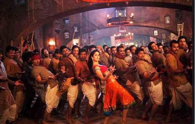 Chikni Chameli Song Dance Still | Katrina Kaif New HD Hot Wallpaper ...