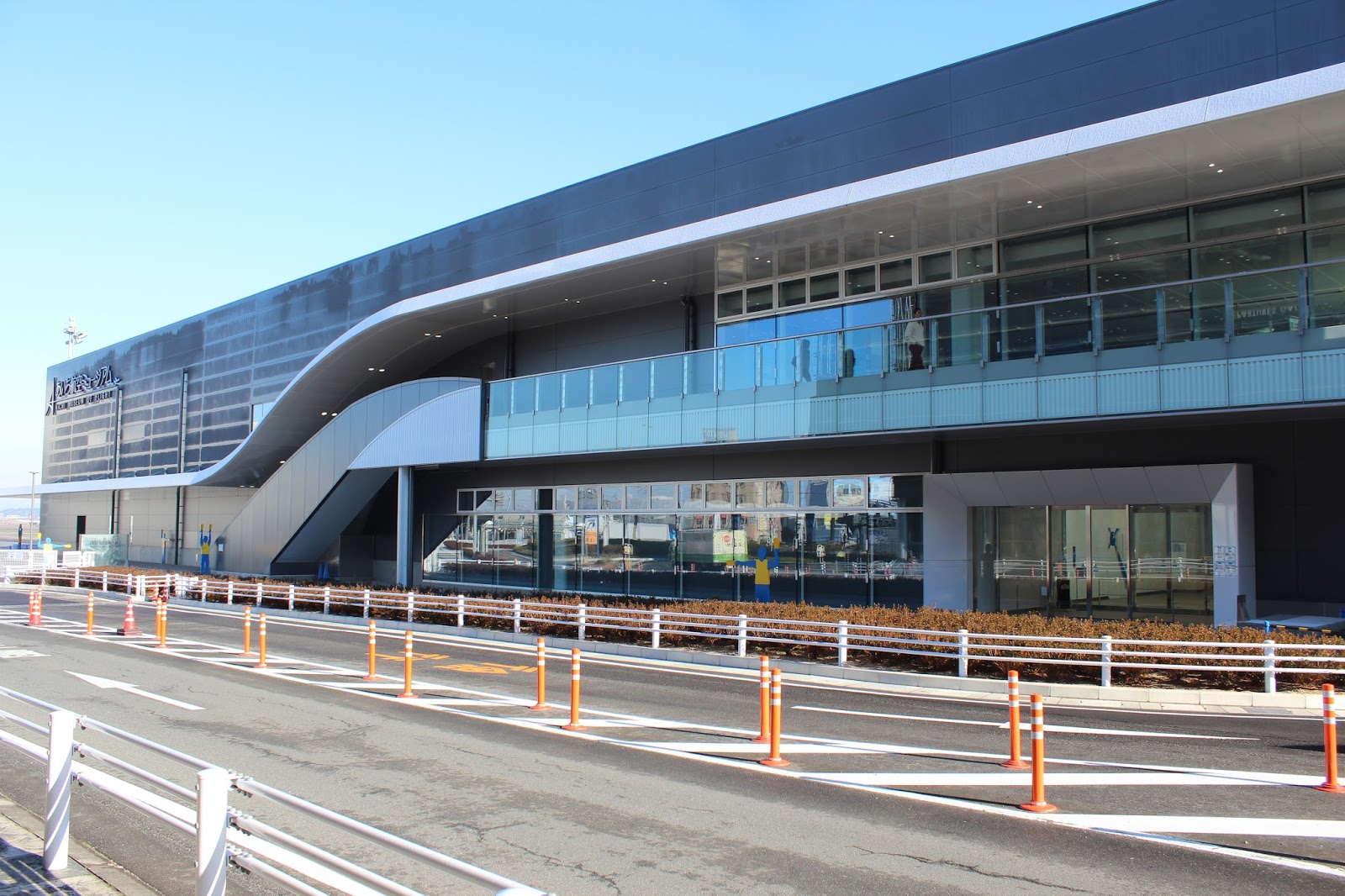 TABI TABI - ART ROADS: あいち航空ミュージアム & MRJミュージアム(MRJ FINAL ASSEMBLY HANGER)