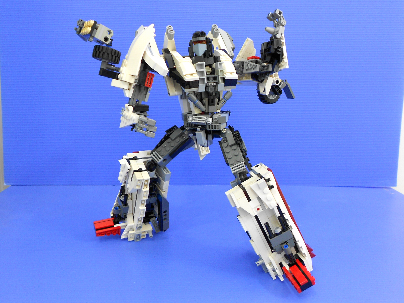 Alanyuppie's LEGO Transformers: LEGO Alphaplex (Neo Metroplex) Triple ...