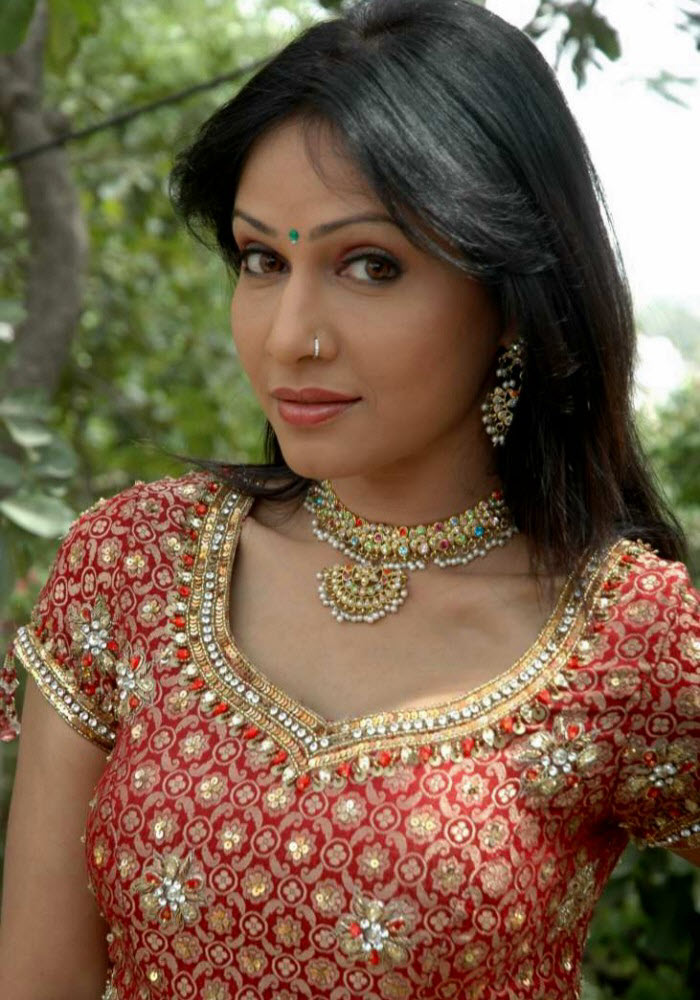 Pakhi Hegde Wiki, Biography, Dob, Age, Height, Weight, Husband, Affairs ...