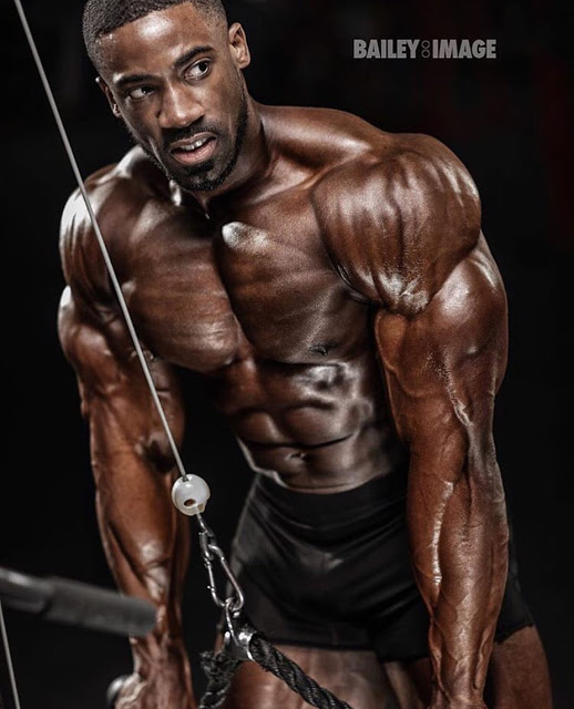 world bodybuilders pictures: united kingdom bodybuilder Marc Hector