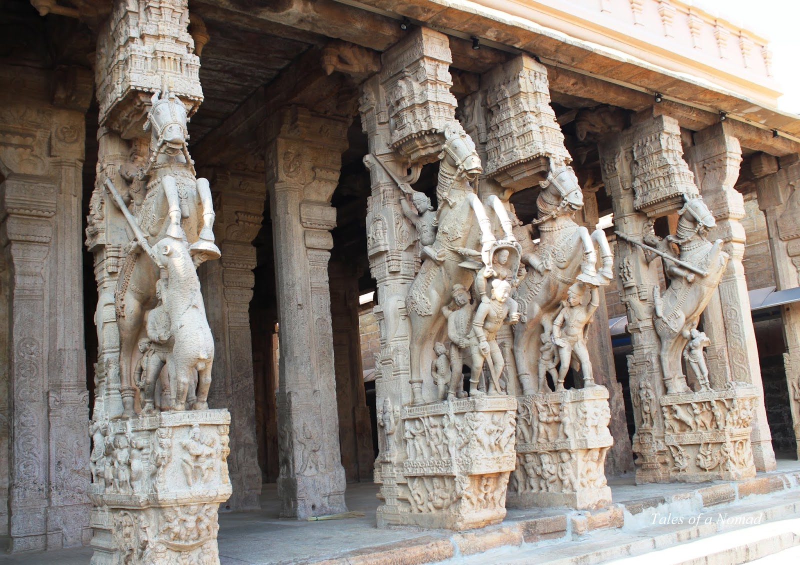 Tales Of A Nomad: Sri Ranganathaswamy temple, Srirangam- A Photo Essay