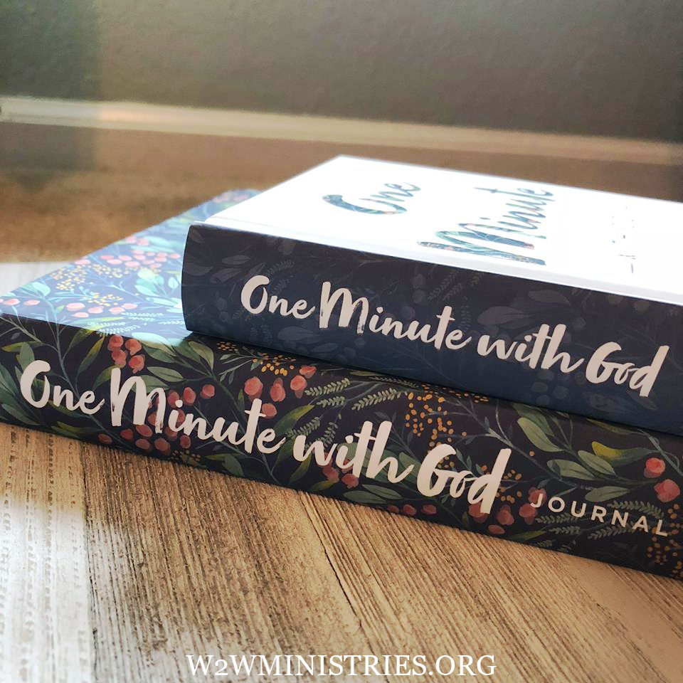 Woman to Woman: One Minute with God {Giveaway}