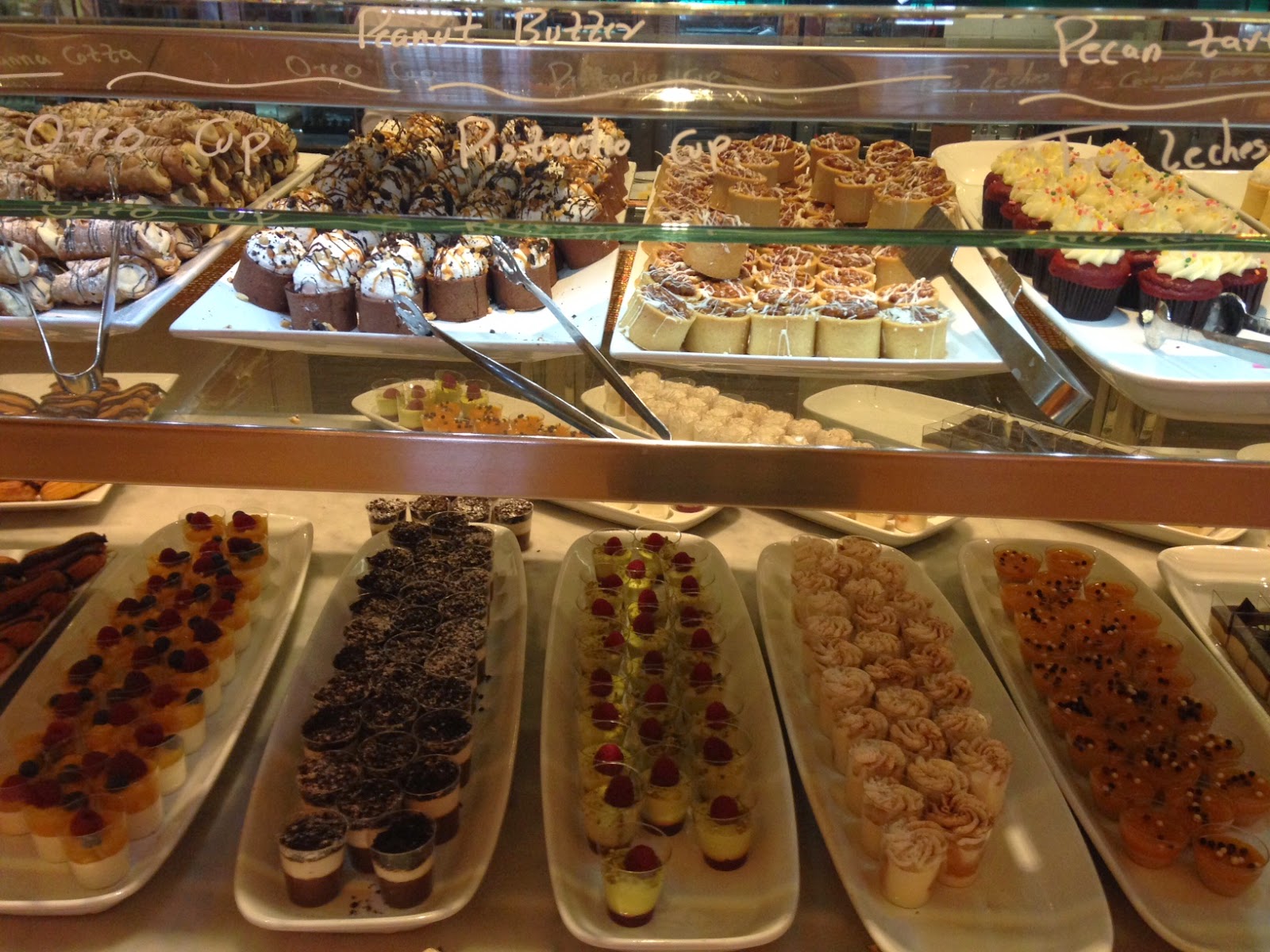 The Pastry Chef's Baking: Restaurant Review: Studio B Buffet at the M ...