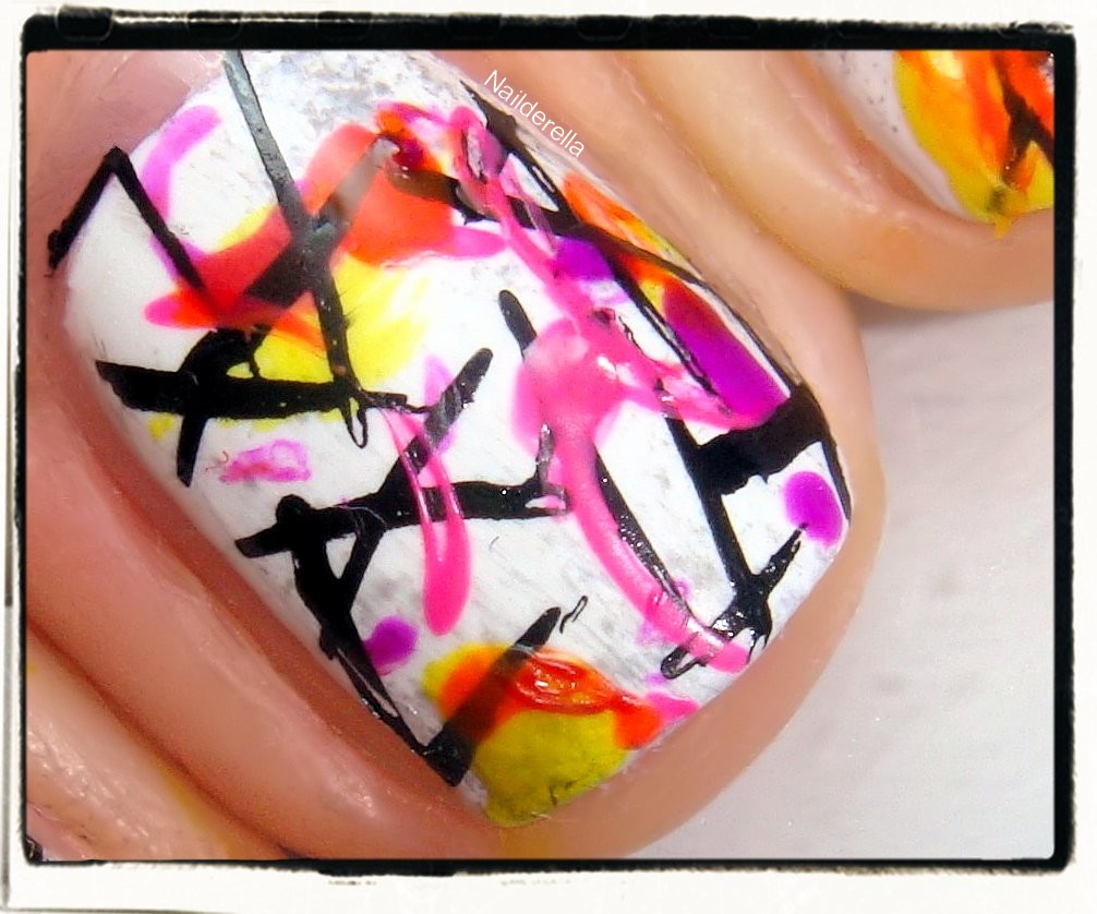 SNB Graffiti Nails - Nailderella
