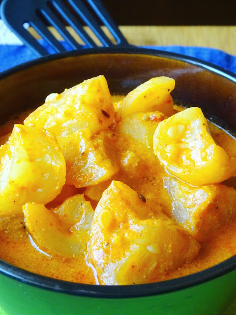 Veg Indian Cooking: Shahi Tinda Curry